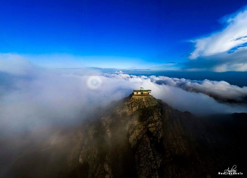 ΕΙΚΟΝΑ: Το εντυπωσιακό φαινόμενο «Φάντασμα του Μπρόκεν» εμφανίστηκε στη Μαδαρή - Sigmalive